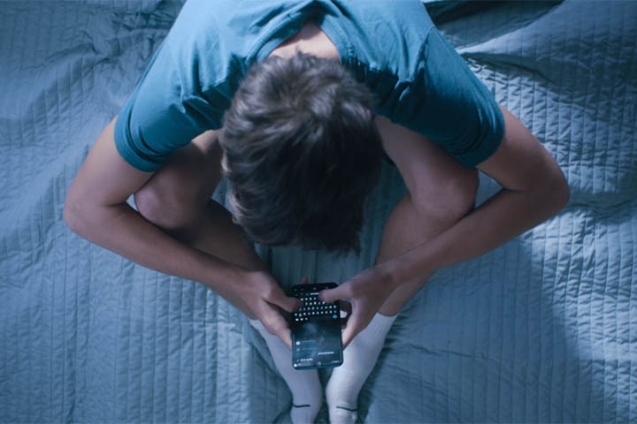 Camisa 10 cria para o Instituto Delete campanha contra a dependência digital - Janela Publicitária